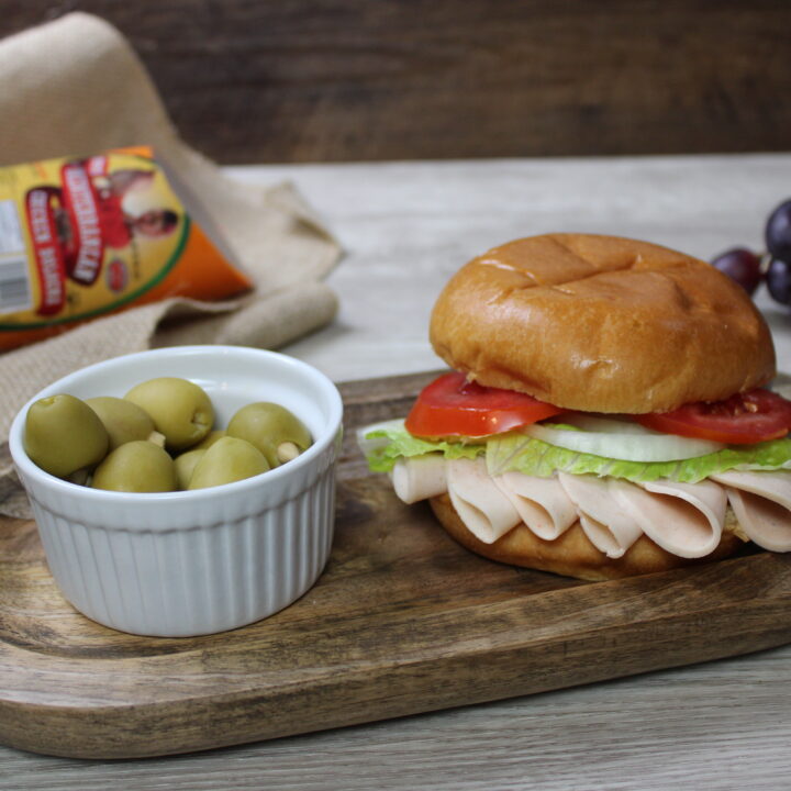 Mediterranean Chicken Bologna - Brother & Sister Food Services Inc.